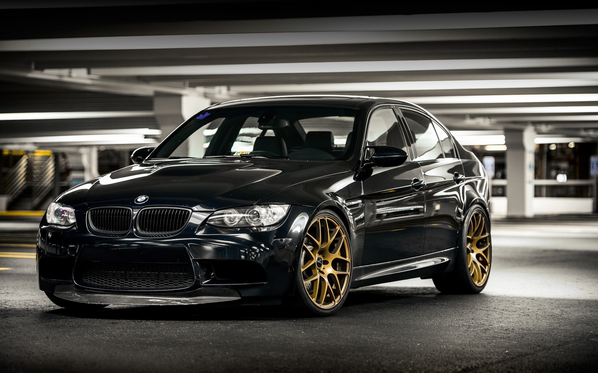 BMW M3 E90 Parking Wallpaper 1920x1200 16165 BMW M3 E90 Parking Wallpaper 1920x1200 16165